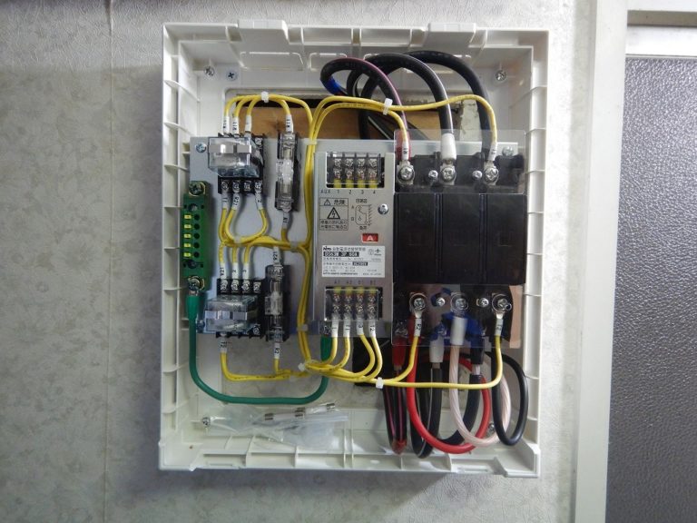 京田辺市O様邸 蓄電池設置工事「シャープJH-WB1921 6.5kWhシステム」 | 株式会社Eテックス