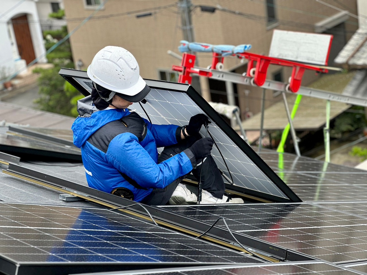 シャープ太陽光発電設置工事「NU-228AP×24枚」5.47kWシステム 城陽市O様 | 株式会社Eテックス