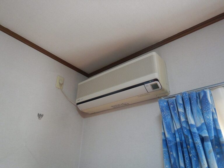 シャープ AC-25PFT エアコン設置工事 T様邸 | 株式会社Eテックス