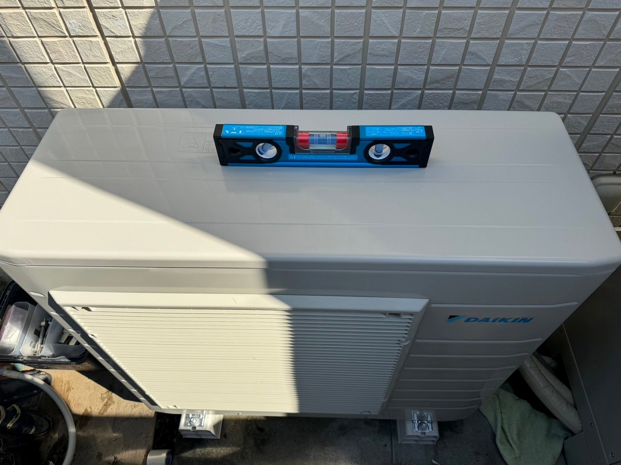 「三菱SRT-HPT37W5」の故障で「ダイキンEQX37XFV」に取替 宇治市I様邸 | 株式会社Eテックス